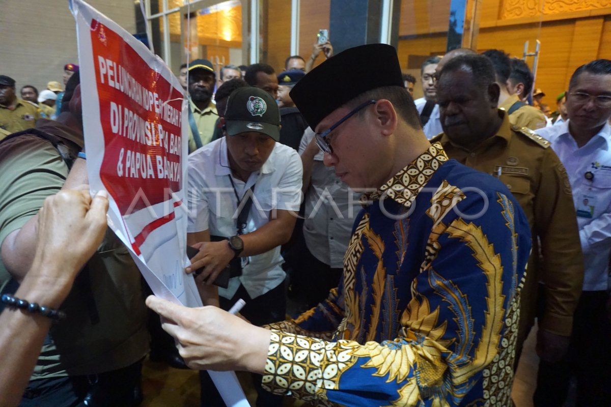 Peluncuran Koperasi Merah Putih di Papua Barat dan Papua Barat Daya | ANTARA Foto
