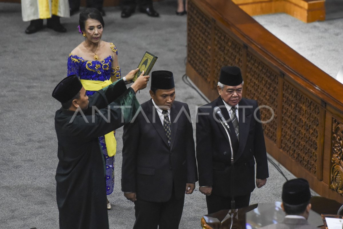 PERGANTIAN ANTAR WAKTU ANGGOTA DPR | ANTARA Foto
