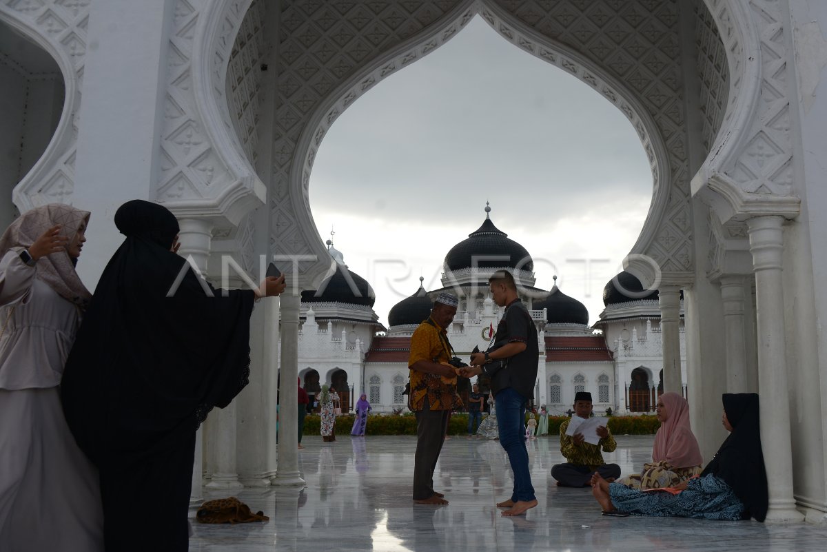LIBURAN TAHUN BARU ISLAM DI MASJID RAYA BAITURRAHMAN | ANTARA Foto