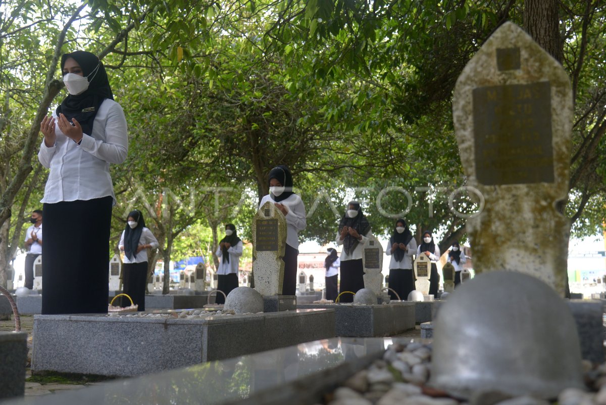 UPACARA ZIARAH MAKAM HARI PAHLAWAN DI ACEH | ANTARA Foto