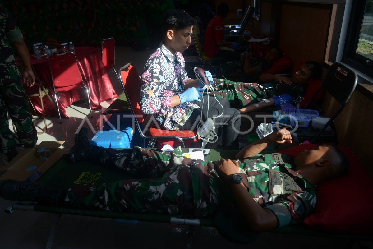 Donor darah TNI di Aceh | ANTARA Foto