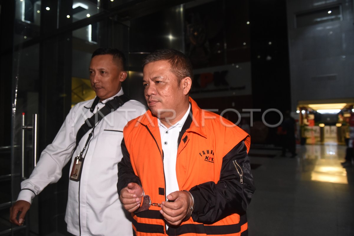Pemeriksaan mantan anggota DPRD Labuhan Batu | ANTARA Foto Pemeriksaan mantan anggota DPRD Labuhan Batu | ANTARA Foto