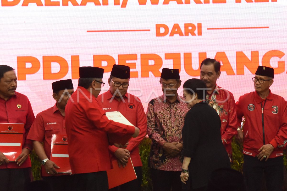 PDI Perjuangan umumkan bakal calon kepala daerah usungannya | ANTARA Foto PDI Perjuangan umumkan bakal calon kepala daerah usungannya | ANTARA Foto