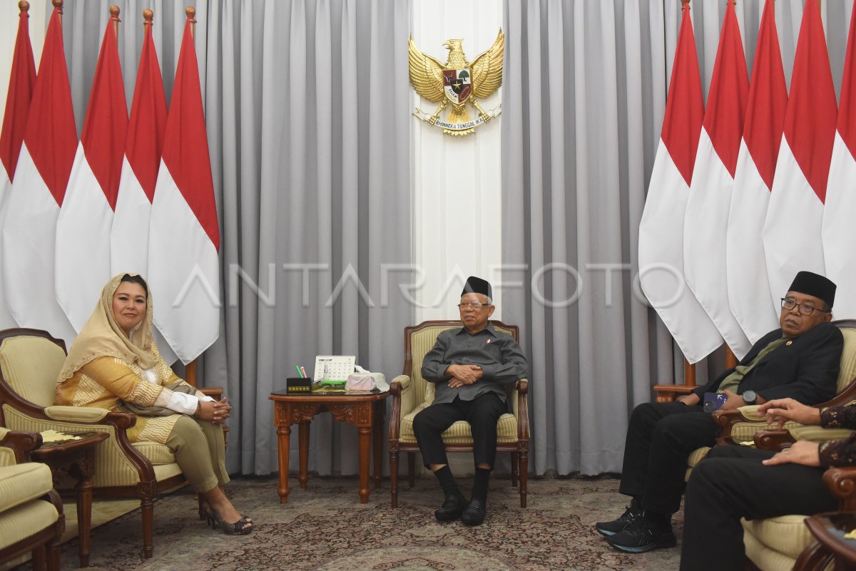 Yenny Wahid temui Wapres bahas penyelesaian konflik PKB-NU | ANTARA Foto Yenny Wahid temui Wapres bahas penyelesaian konflik PKB-NU | ANTARA Foto