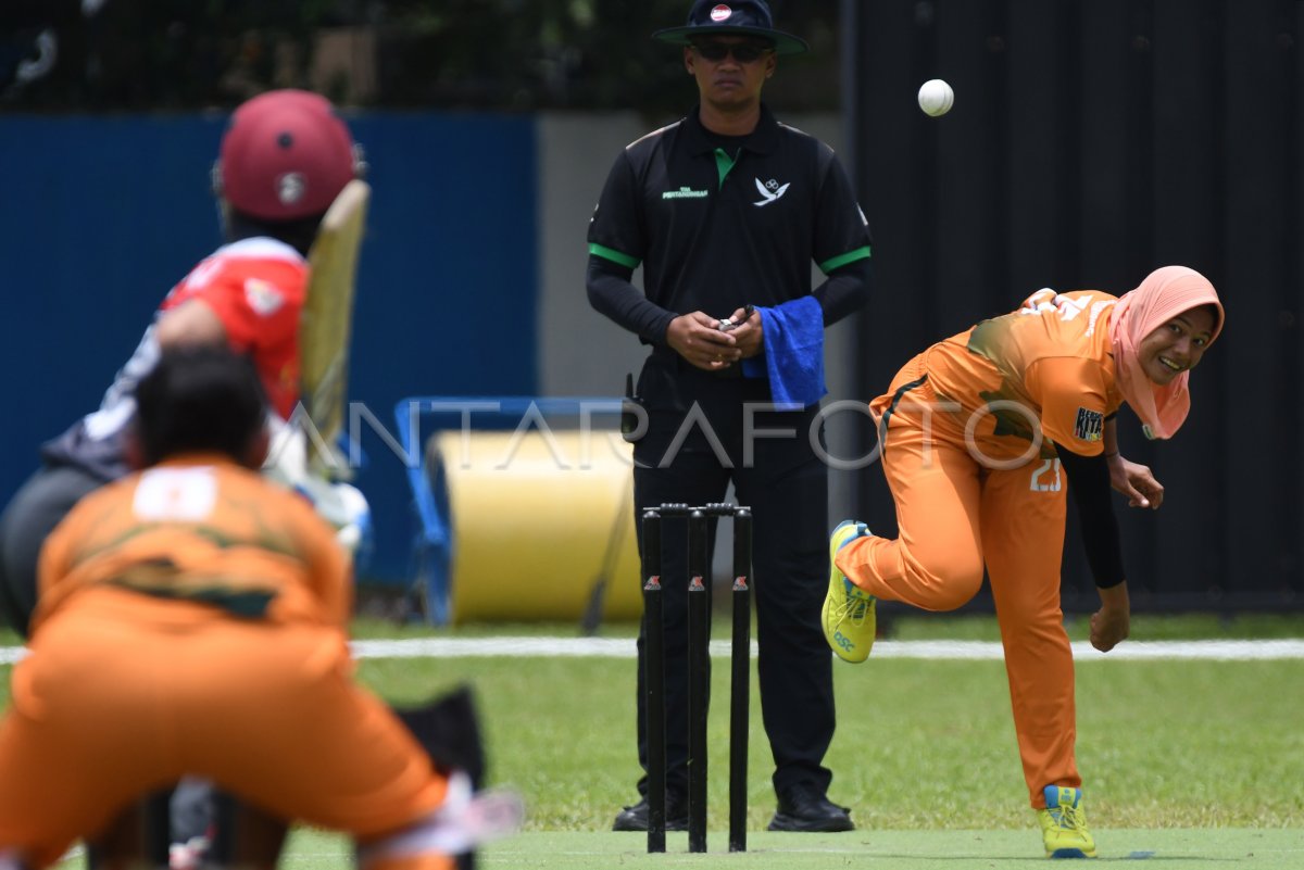 PON XXI Aceh-Sumut : Tim kriket putri Sumatera Utara raih medali | ANTARA Foto