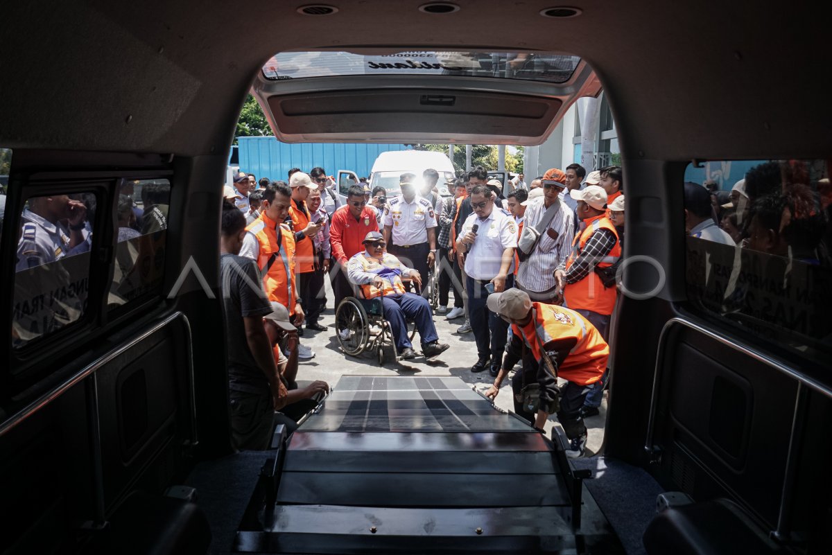 Persiapan armada dan volunter transportasi Peparnas | ANTARA Foto