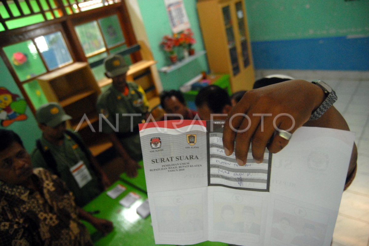 PENGHITUNGAN SUARA | ANTARA Foto