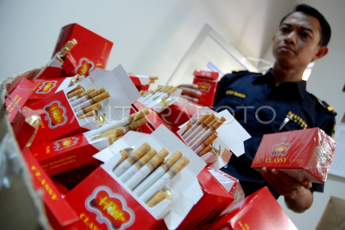 ROKOK ILEGAL | ANTARA Foto