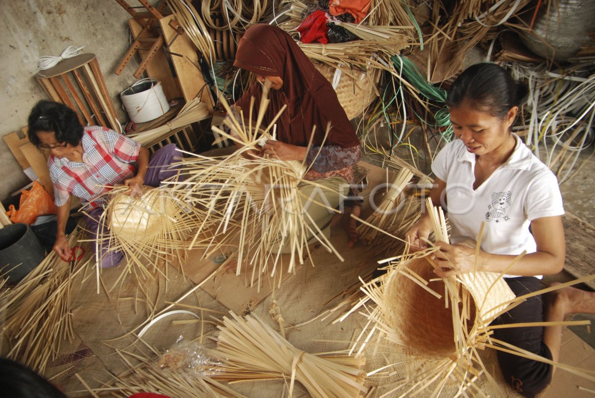 EXPORT BAMBOO CRAFTS | ANTARA Foto