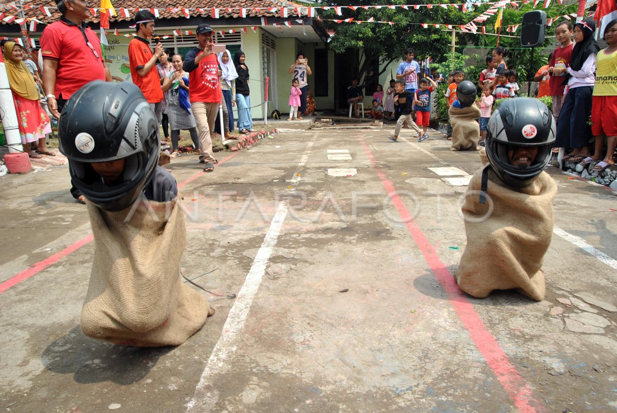 LOMBA BALAP KARUNG HELM | ANTARA Foto