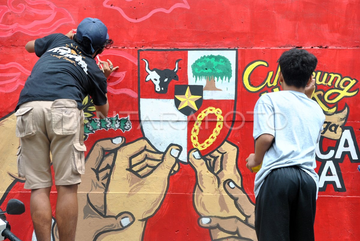 LOMBA MURAL JELANG HUT KEMERDEKAAN RI | ANTARA Foto