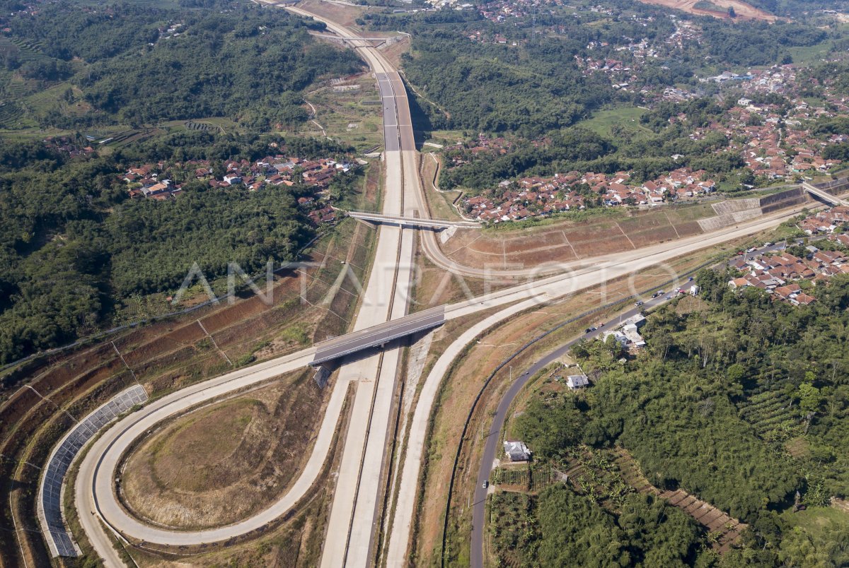 JALUR ALTERNATIF MUDIK TOL CISUMDAWU | ANTARA Foto