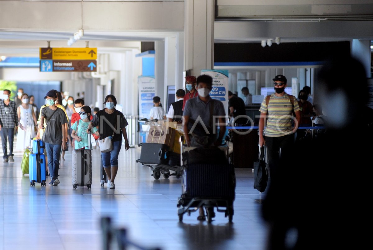 PENUMPANG BANDARA NGURAH RAI MENINGKAT | ANTARA Foto