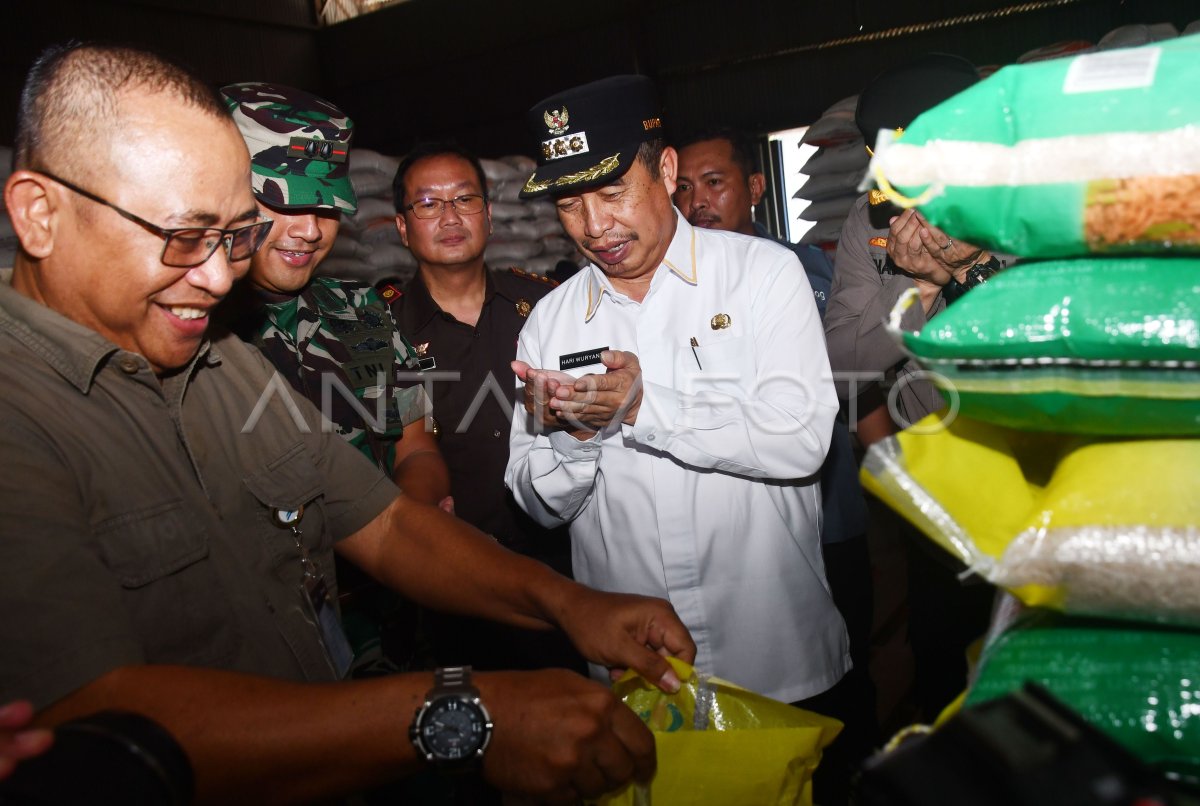 Stok beras di Bulog Madiun | ANTARA Foto