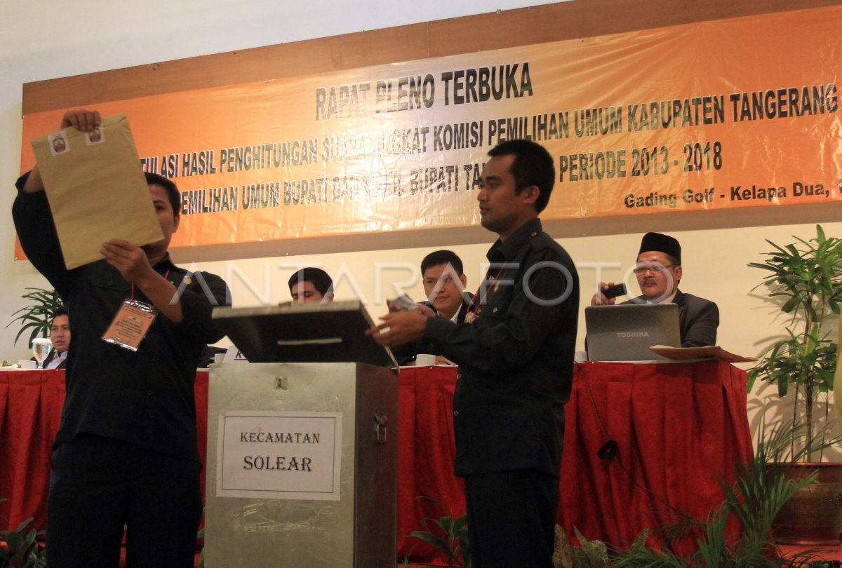 REKAPITULASI PENGHITUNGAN SUARA | ANTARA Foto