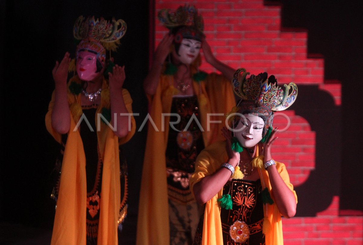 Pagelaran wayang topeng di Malang | ANTARA Foto