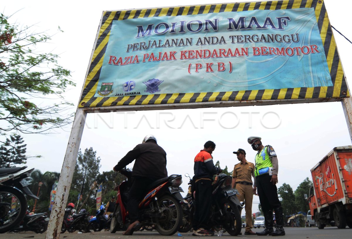 RAZIA PAJAK KENDARAAN BERMOTOR | ANTARA Foto