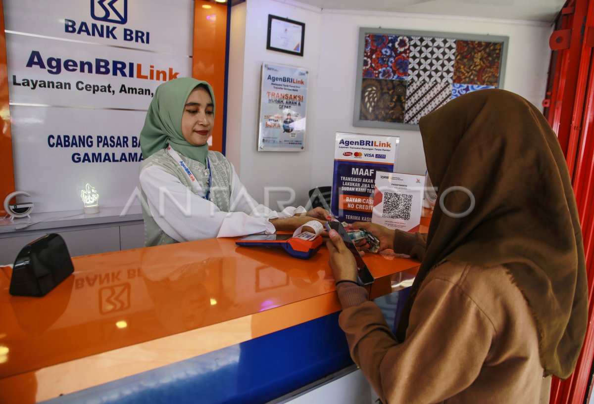 Layanan perbankan melalui BRILink di Ternate | ANTARA Foto