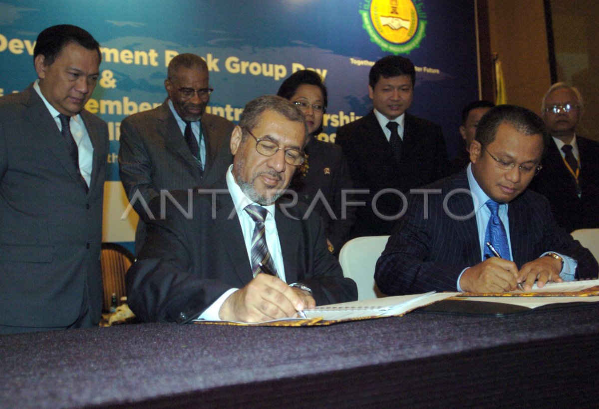 IDB-BANK MUAMALAT | ANTARA Foto