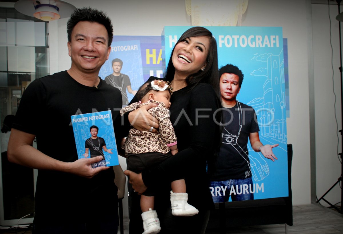 BUKU FOTOGRAFI JERRY | ANTARA Foto