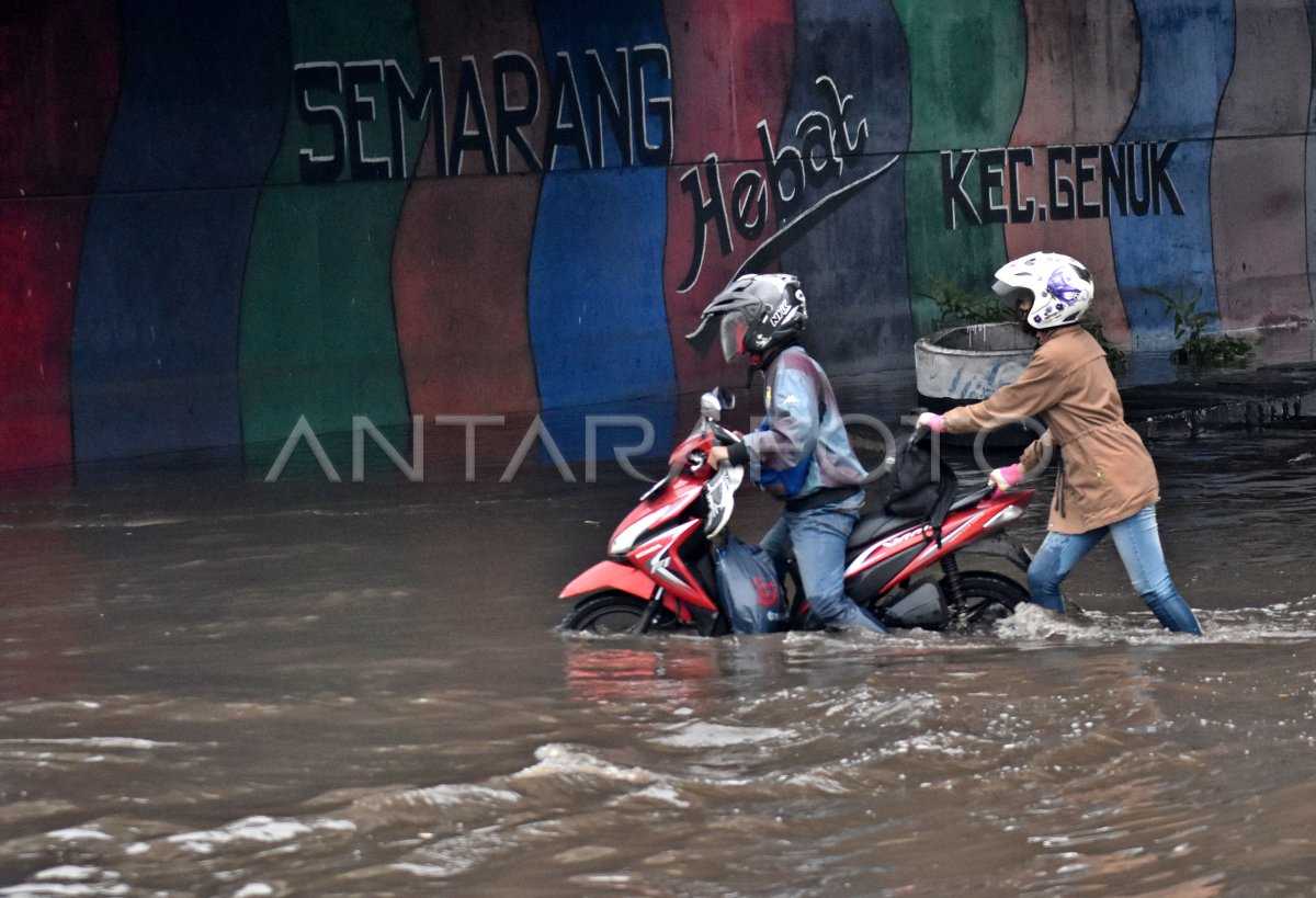 BANJIR PANTURA SEMARANG | ANTARA Foto