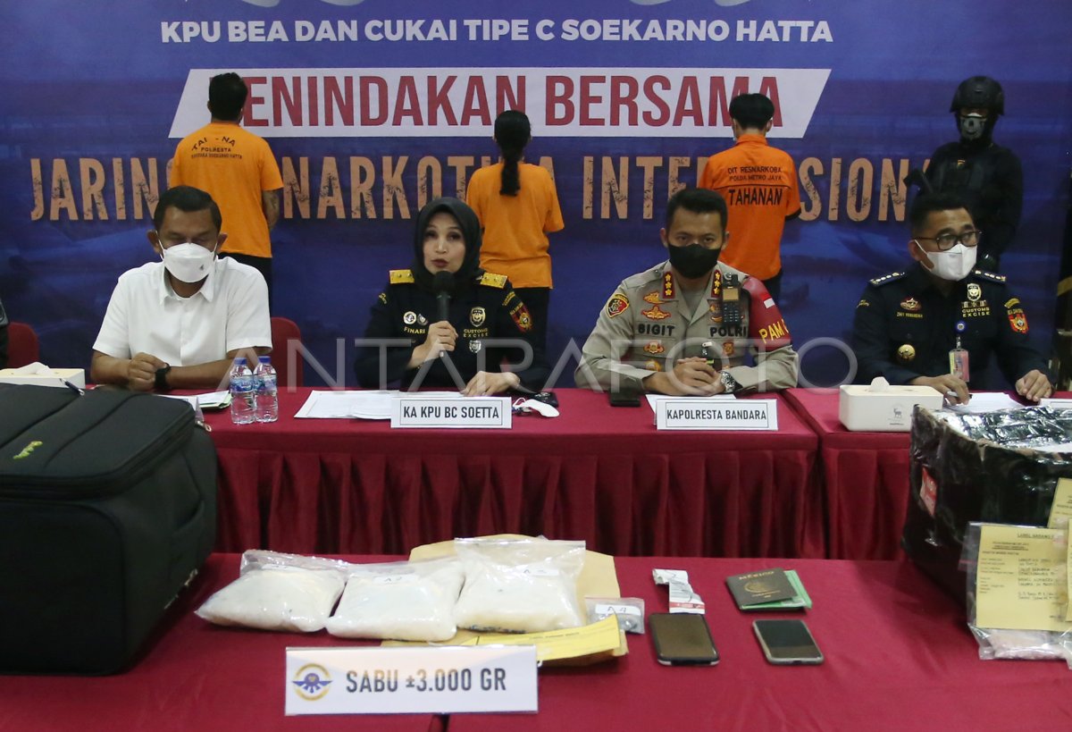 PENGUNGKAPAN PENEGAHAN PENYELUNDUPAN NARKOTIKA DI BANDARA SOETTA | ANTARA Foto