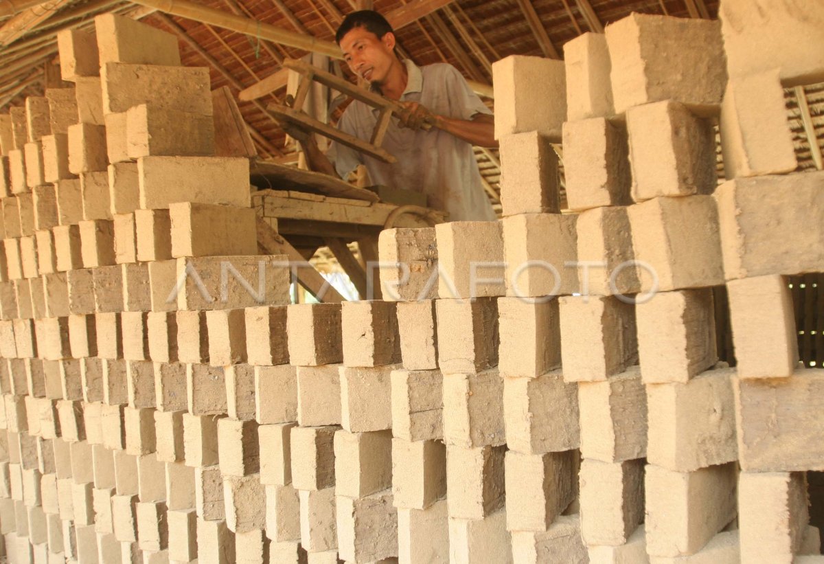 CETAK BATU BATA | ANTARA Foto