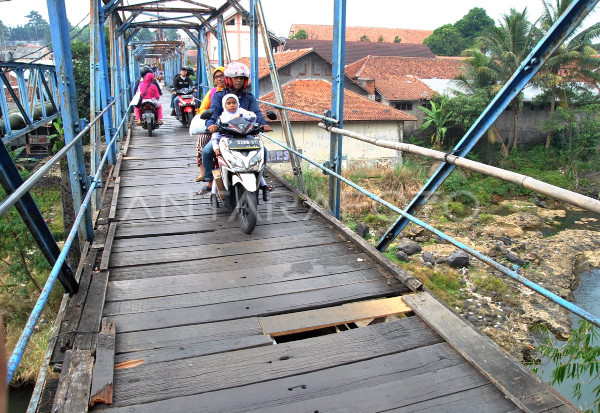 JEMBATAN RUSAK DI KOTA BOGOR | ANTARA Foto