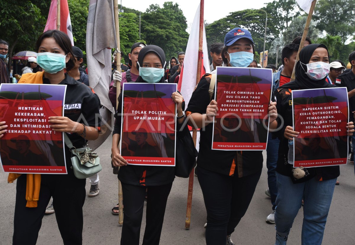 DEMO TOLAK RUU OMNIBUS LAW | ANTARA Foto