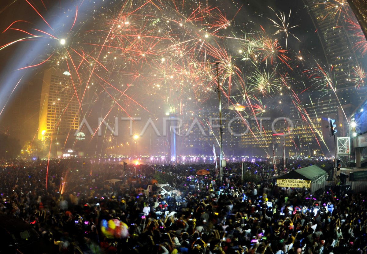 PERAYAAN TAHUN BARU DI BUNDARAN HI | ANTARA Foto