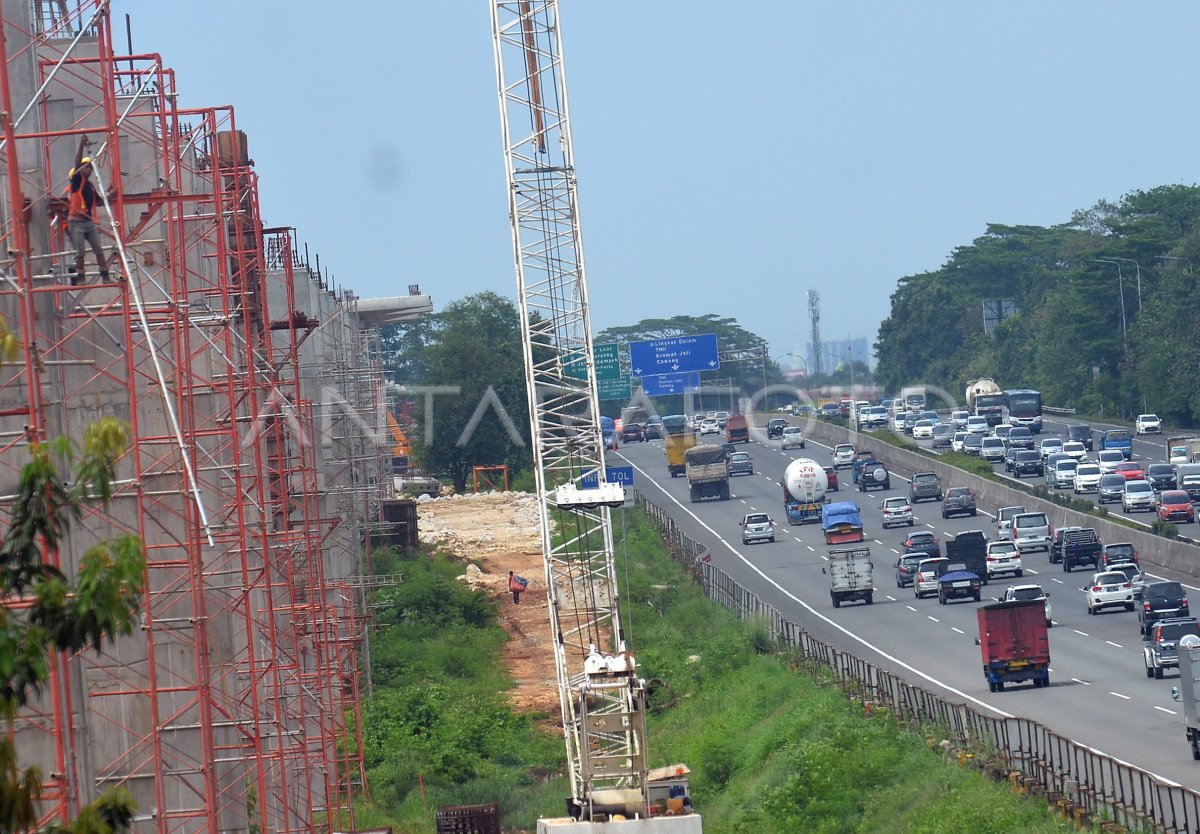 PERKEMBANGAN PEMBANGUNAN LRT | ANTARA Foto PERKEMBANGAN PEMBANGUNAN LRT | ANTARA Foto