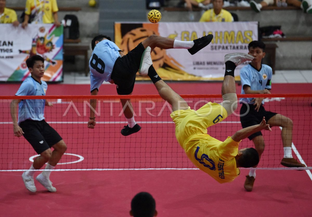 MEDALI PERAK SEPAK TAKRAW BEREGU PUTRA INDONESIA | ANTARA Foto