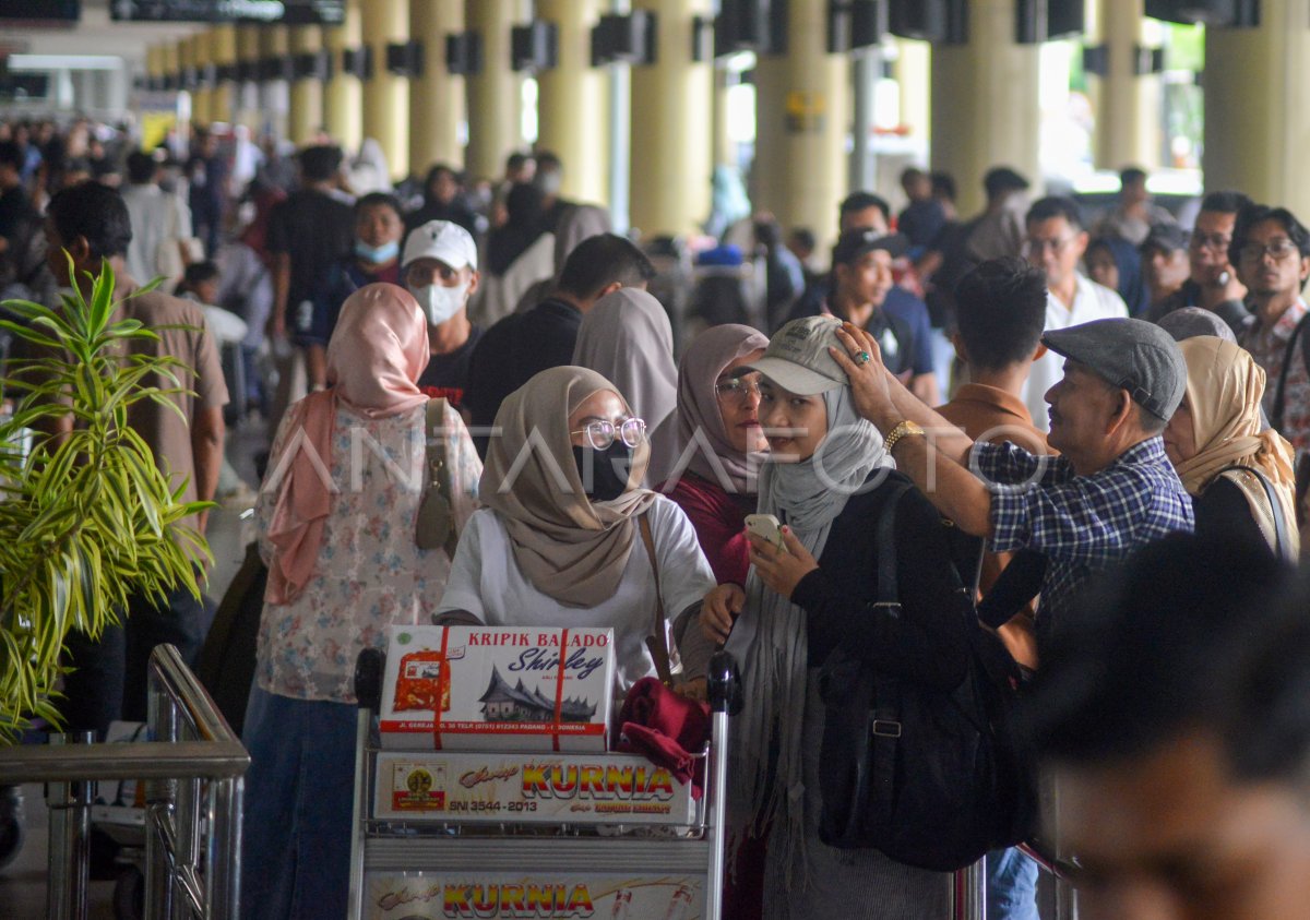 Puncak arus balik Bandara Internasional Minangkabau | ANTARA Foto