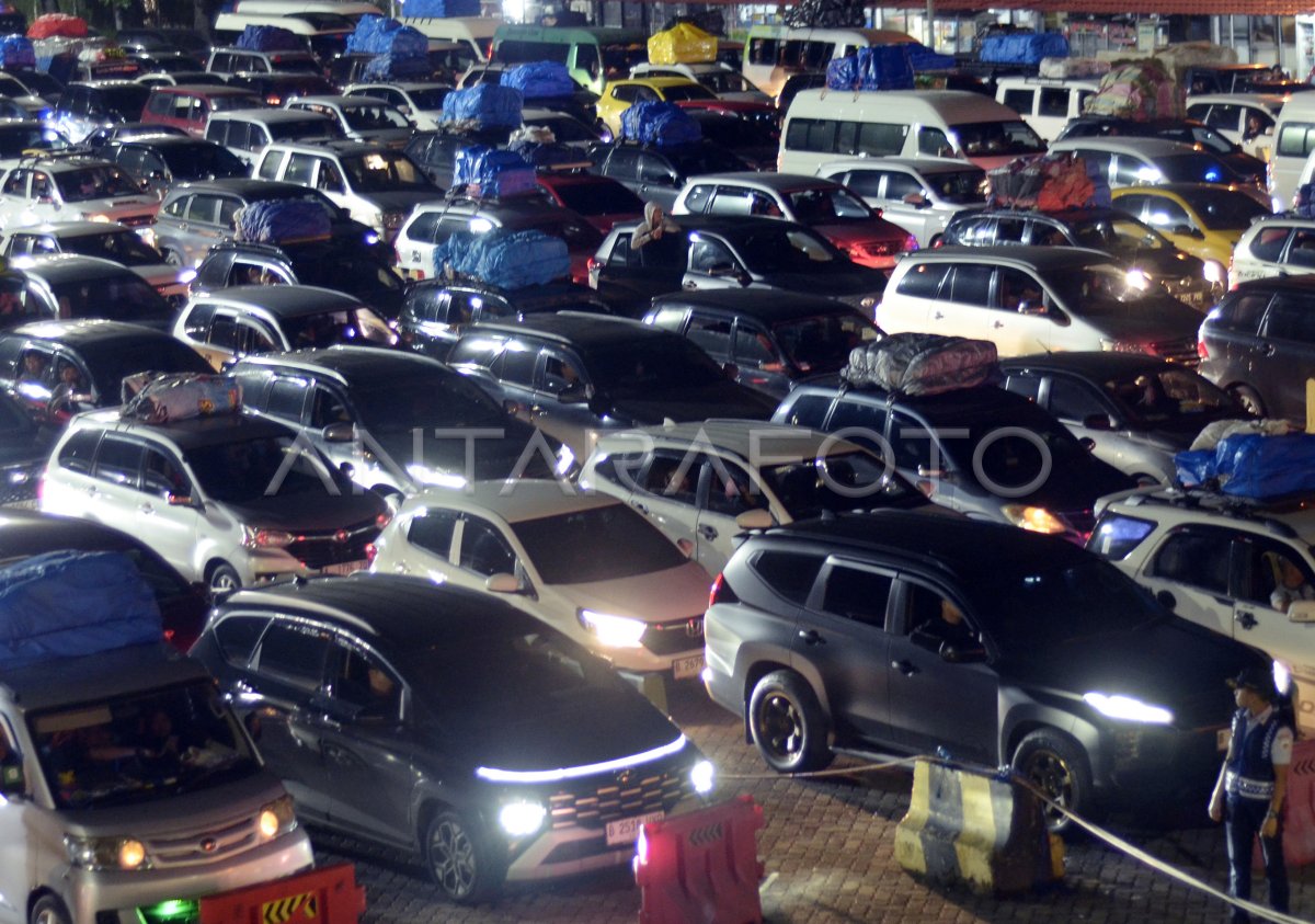 Puncak arus balik Pelabuhan Bakauheni | ANTARA Foto