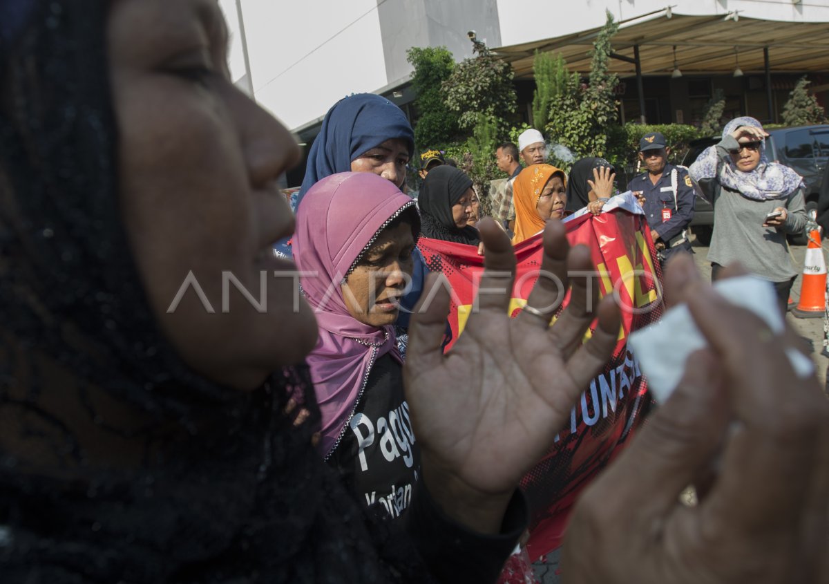 16 TAHUN TRAGEDI MEI | ANTARA Foto 16 TAHUN TRAGEDI MEI | ANTARA Foto