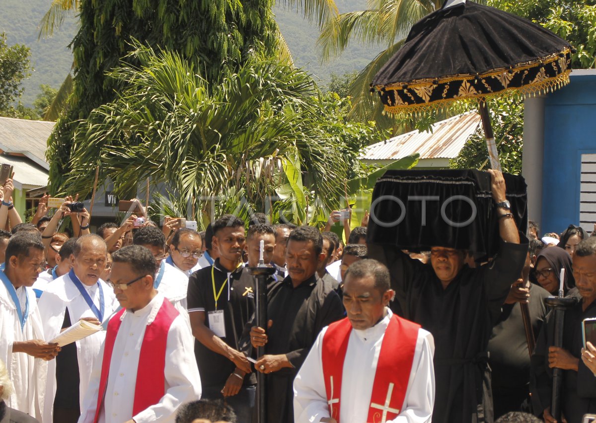 PROSESI LASKAR LAUT SEMANA SANTA | ANTARA Foto