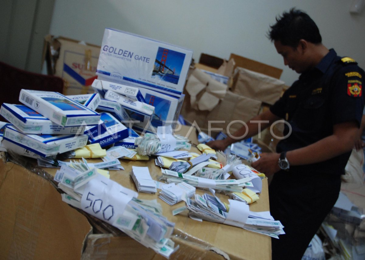 PITAI CUKAI PALSU | ANTARA Foto