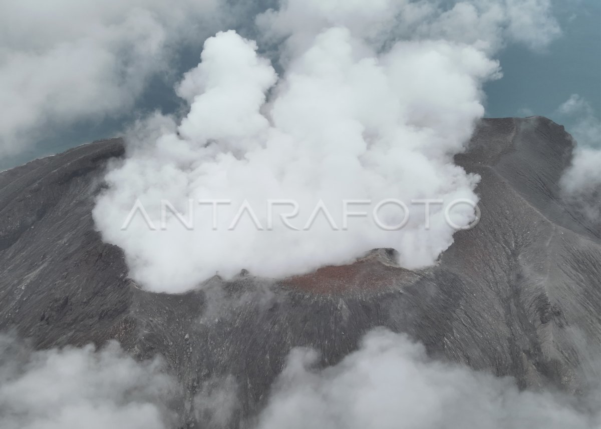 Erupsi Gunung Ruang | ANTARA Foto