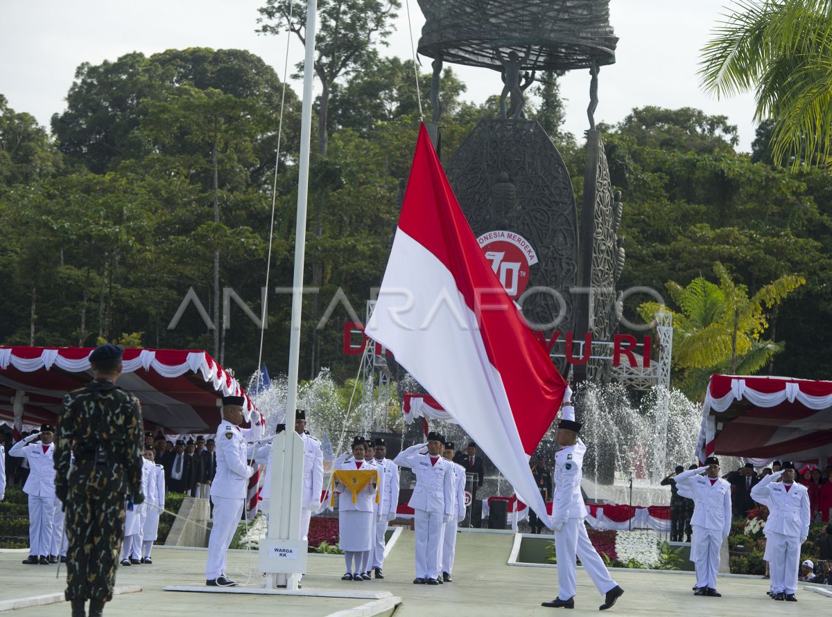 HUT KEMERDEKAAN RI DI MIMIKA | ANTARA Foto