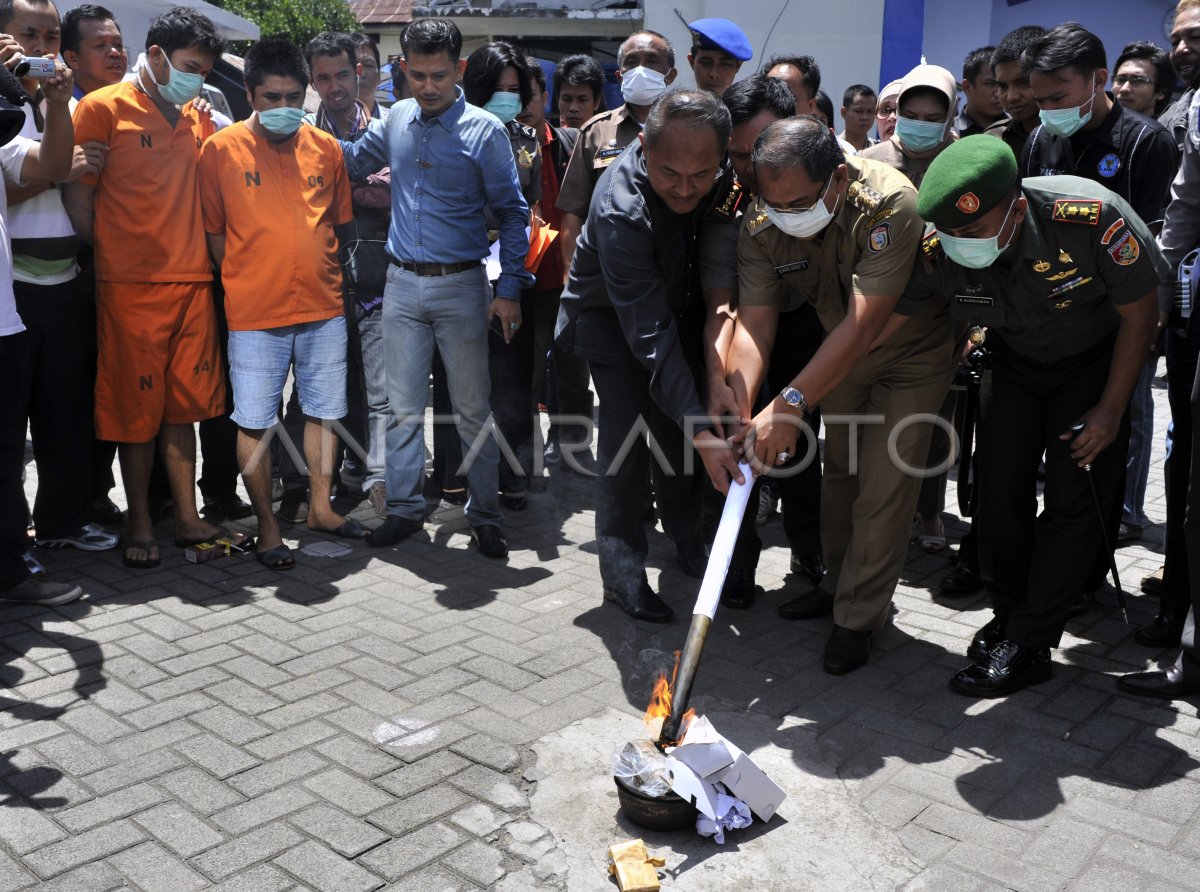 PEMUSNAHAN BARANG BUKTI | ANTARA Foto