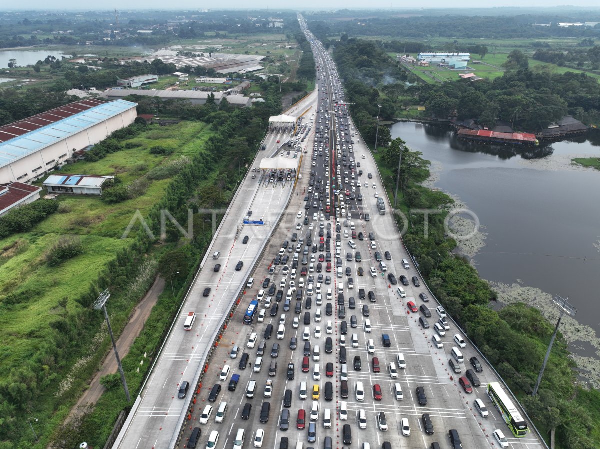 Puncak arus balik Lebaran 2024 | ANTARA Foto Puncak arus balik Lebaran 2024 | ANTARA Foto