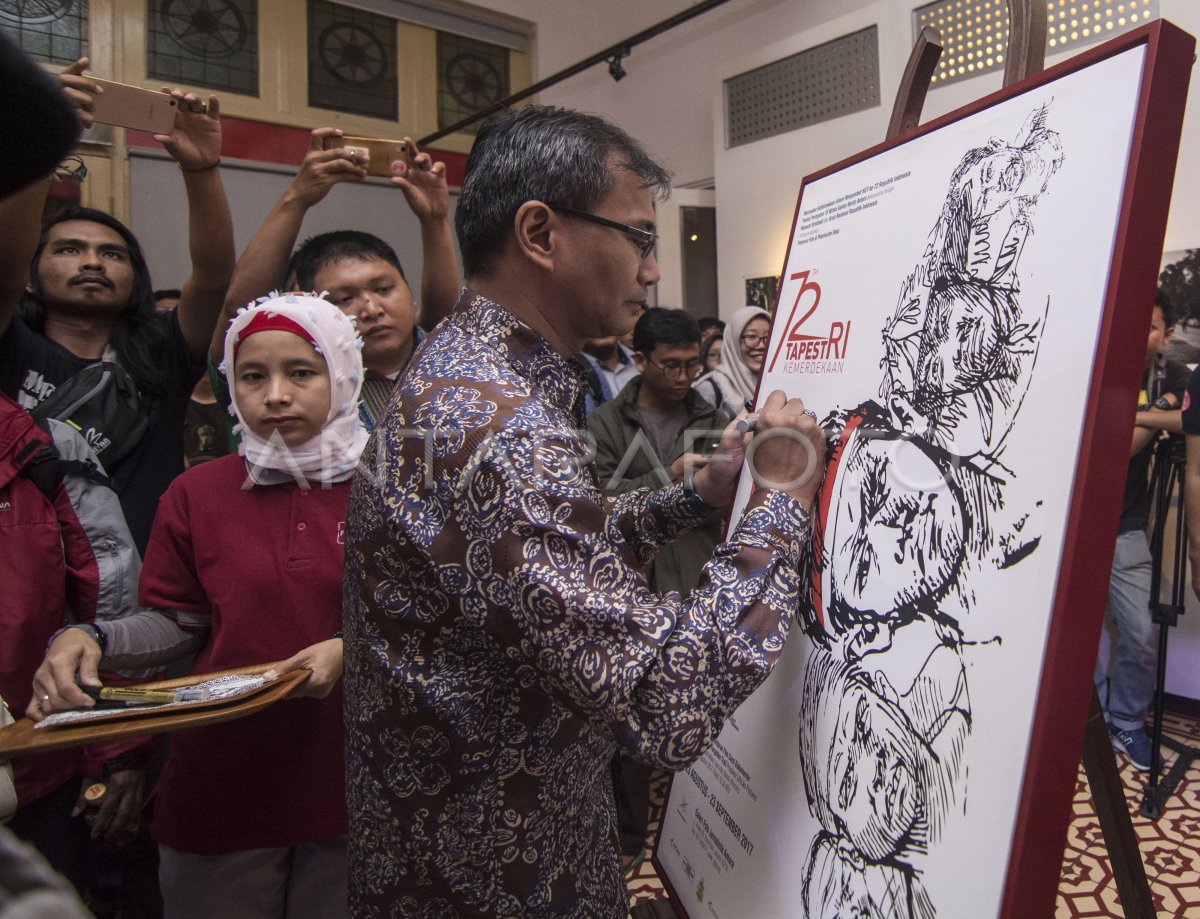 PAMERAN FOTO DAN PELUNCURAN BUKU 72TH TAPESTRI KEMERDEKAAN | ANTARA Foto