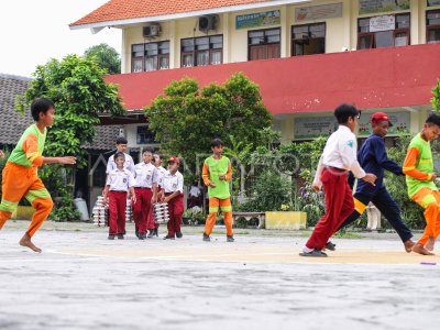 Programme MBG SPPG du Commissariat de Police de Gresik | ANTARA Foto