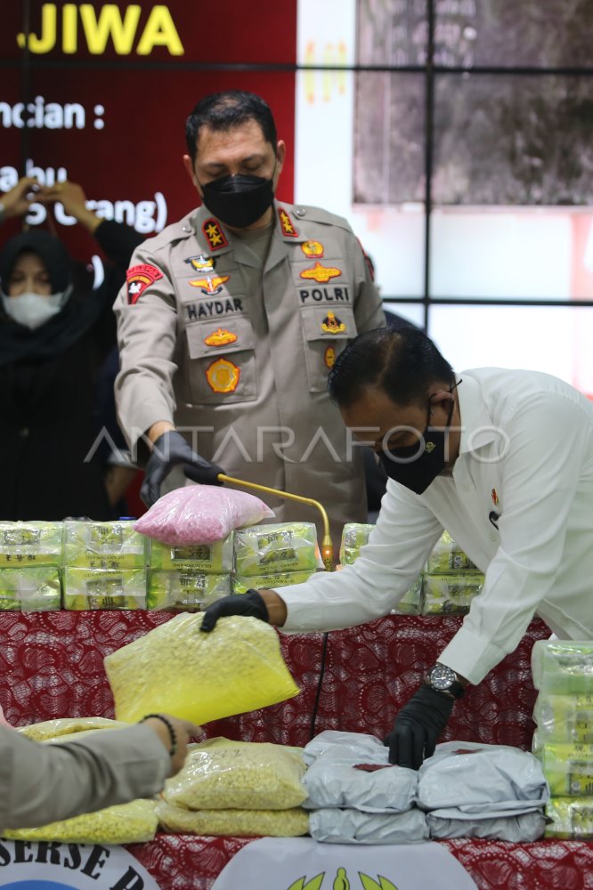 PENGUNGKAPAN NARKOBA JARINGAN INTERNASIONAL | ANTARA Foto PENGUNGKAPAN NARKOBA JARINGAN INTERNASIONAL | ANTARA Foto