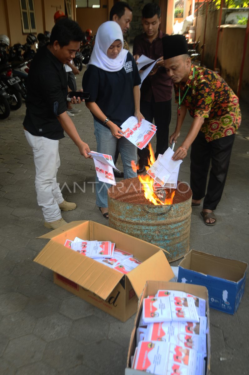 PEMUSNAHAN SURAT SUARA RUSAK | ANTARA Foto