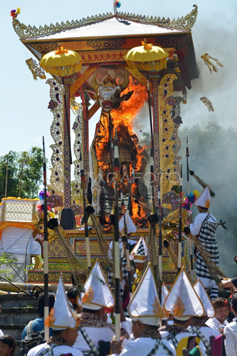 UPACARA NGABEN KERAJAAN DENPASAR | ANTARA Foto