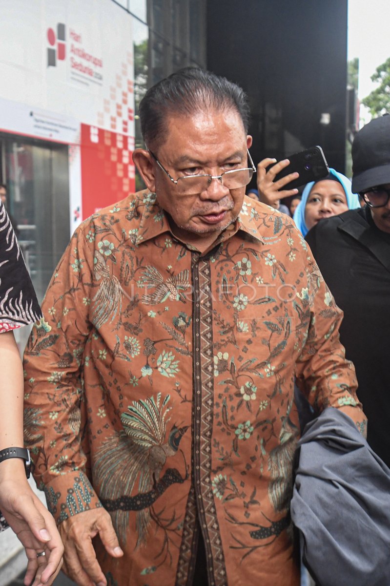 Direktur Utama PT Taspen (Persero) Iqbal Latanro diperiksa KPK | ANTARA Foto