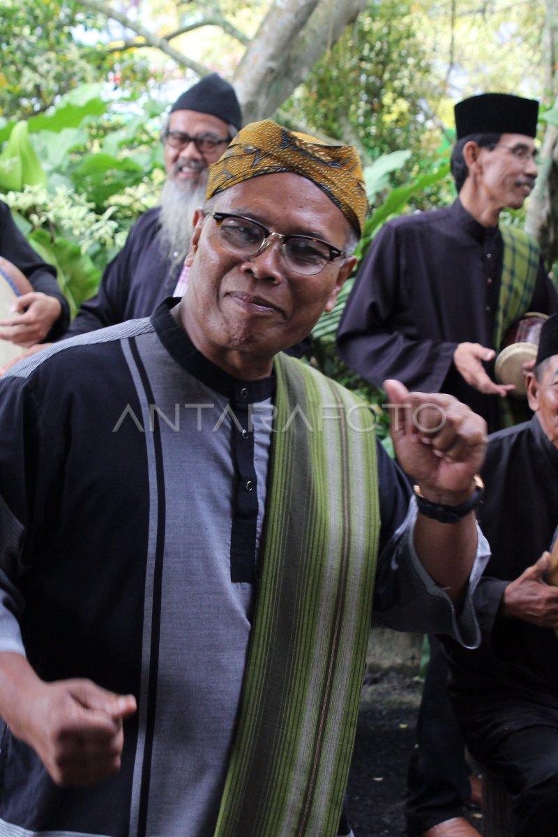 CEMPULING JAVA IN MALAYSIA | ANTARA Foto