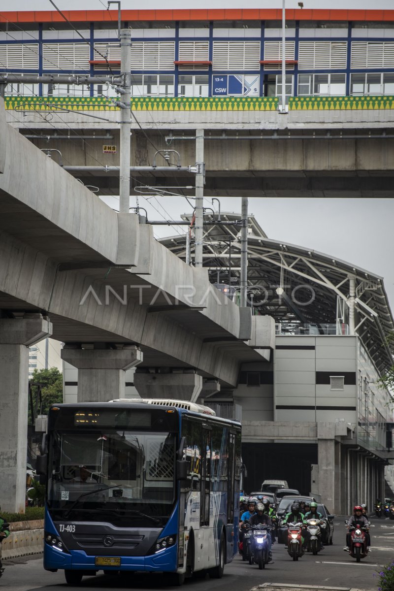 INTEGRASI ANTAR MODA TRANSPORTASI | ANTARA Foto