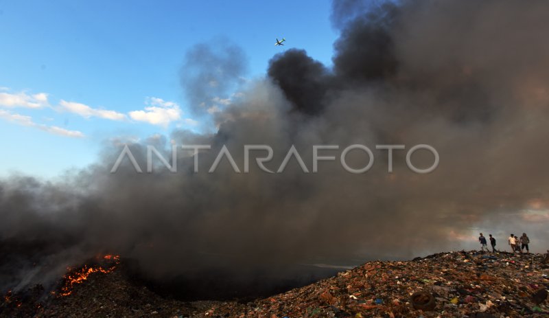 KEBAKARAN TPA ANTANG MAKASSAR | ANTARA Foto